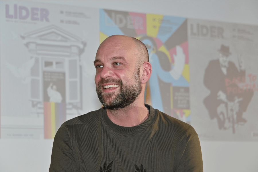 “Nasci a ver o mundo todo ao contrário... | Revista Líder